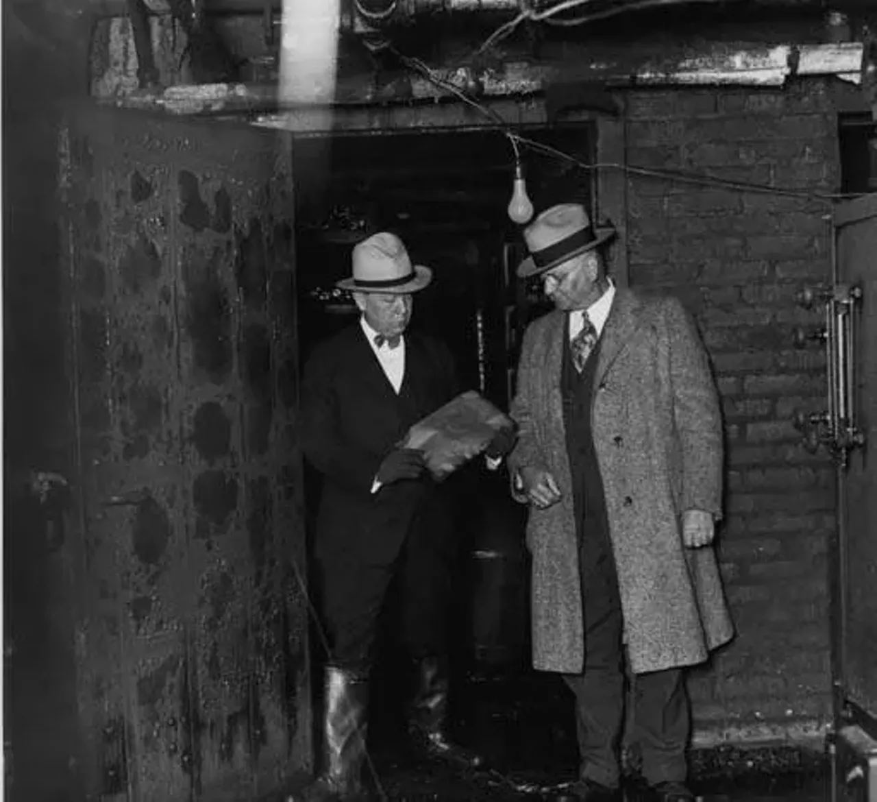 23 Vintage Photos of the Deadly Cleveland Clinic Fire of 1929 ...