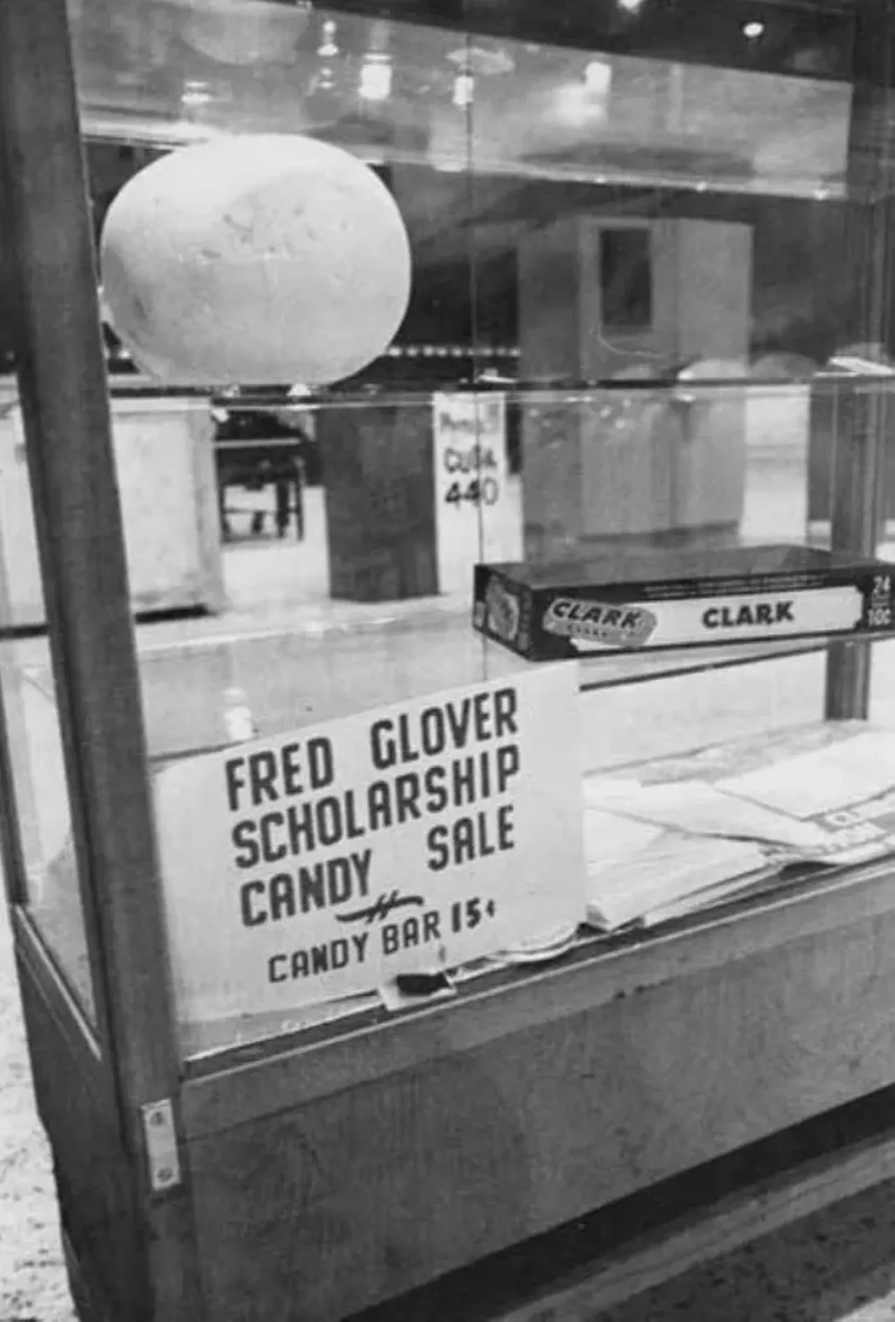 50 Vintage Photos of the Old Cleveland Arena, Home to Basketball ...