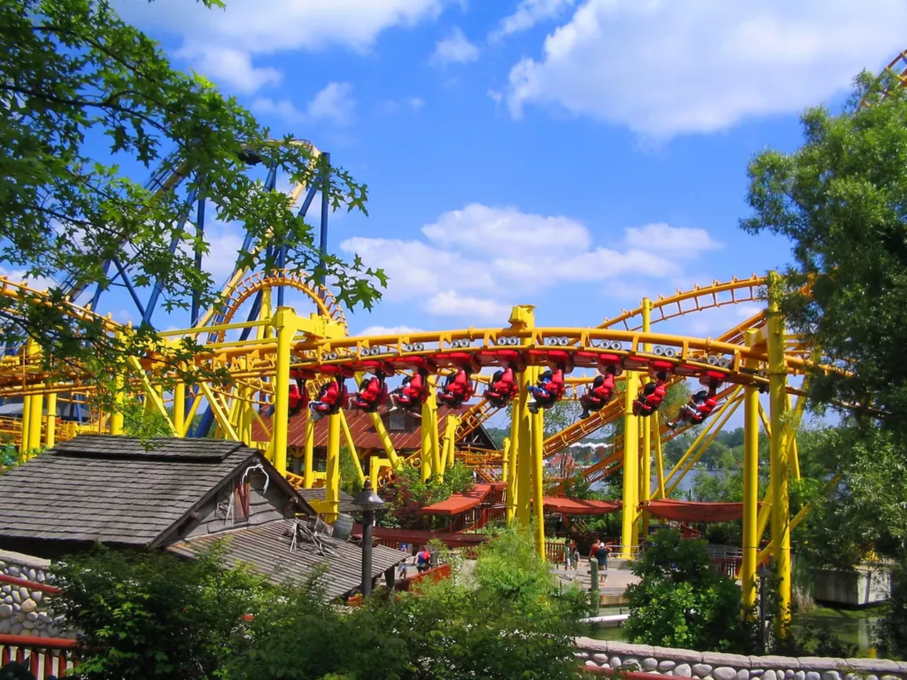 9 Nostalgic Photos of Geauga Lake Amusement Park | Cleveland ...