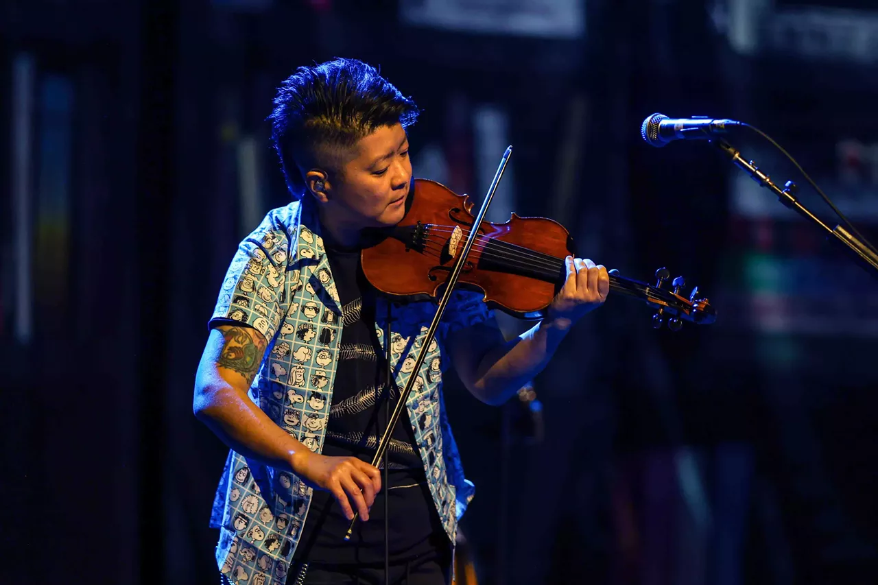 Concert Photos: Indigo Girls Dazzle at Sold-Out Temple Live | Cleveland ...