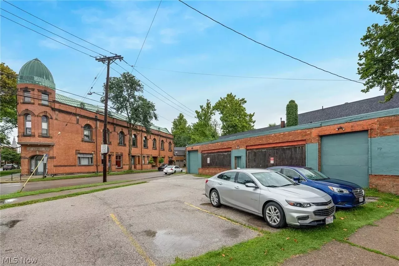 Dear (House) Hunter: A Condo in Tremont's Historic Lemko Building Is ...