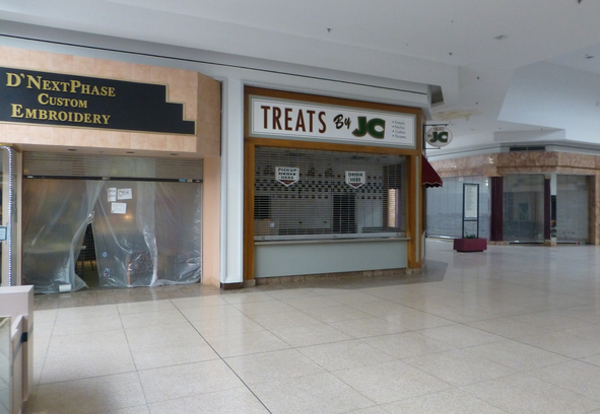 Eerie Photos of the Old and Abandoned Euclid Square Mall | Cleveland ...
