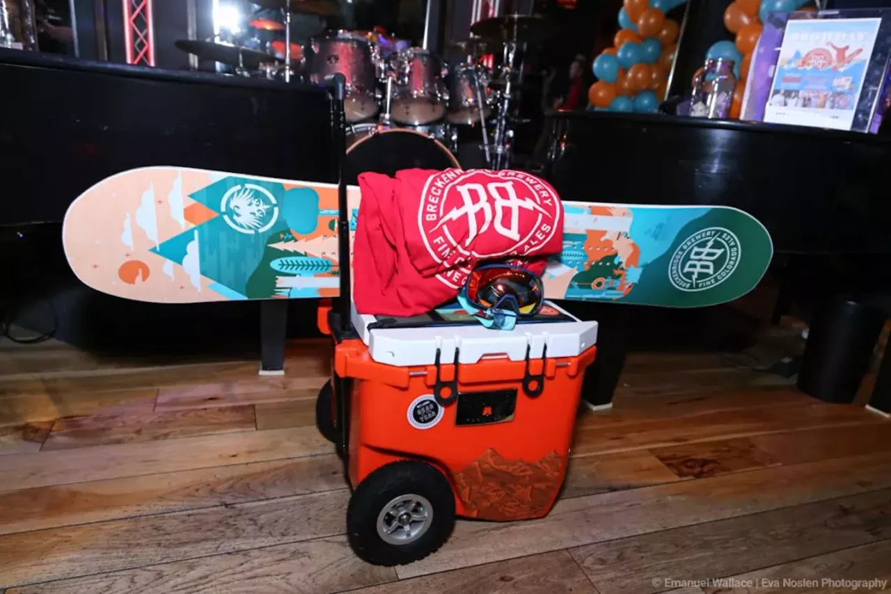 Hot Photos From the 2019 Snow Day Bar Crawl at Flats East Bank ...