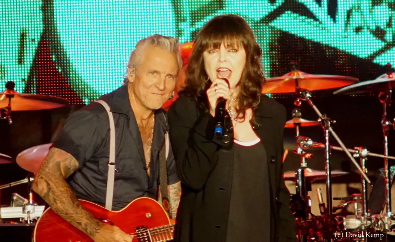 Pat Benatar and Neil Giraldo Performing at Hard Rock Live | Cleveland ...