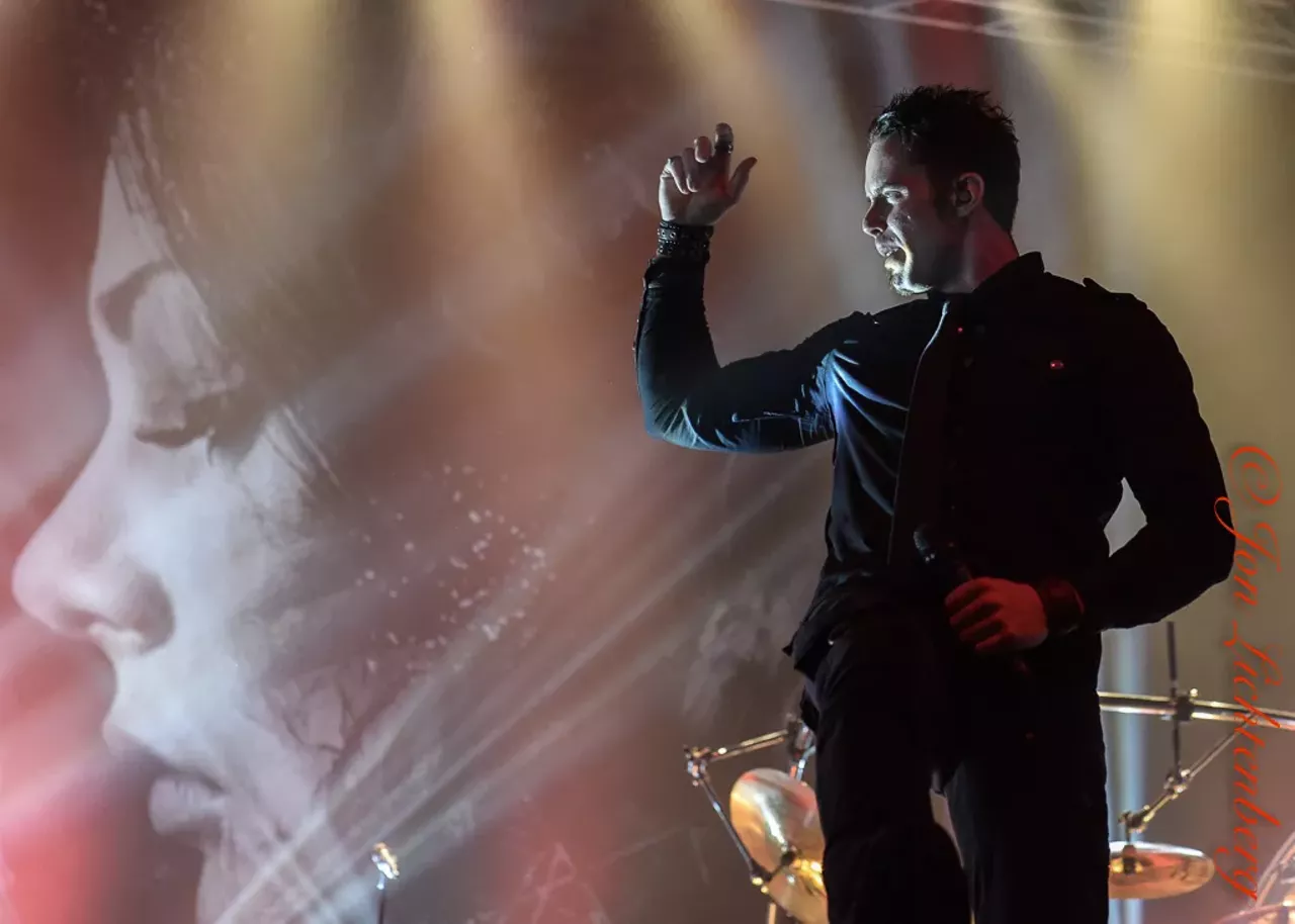 PHOTOS: Dragonforce and Kamelot performing at the Agora Theater ...