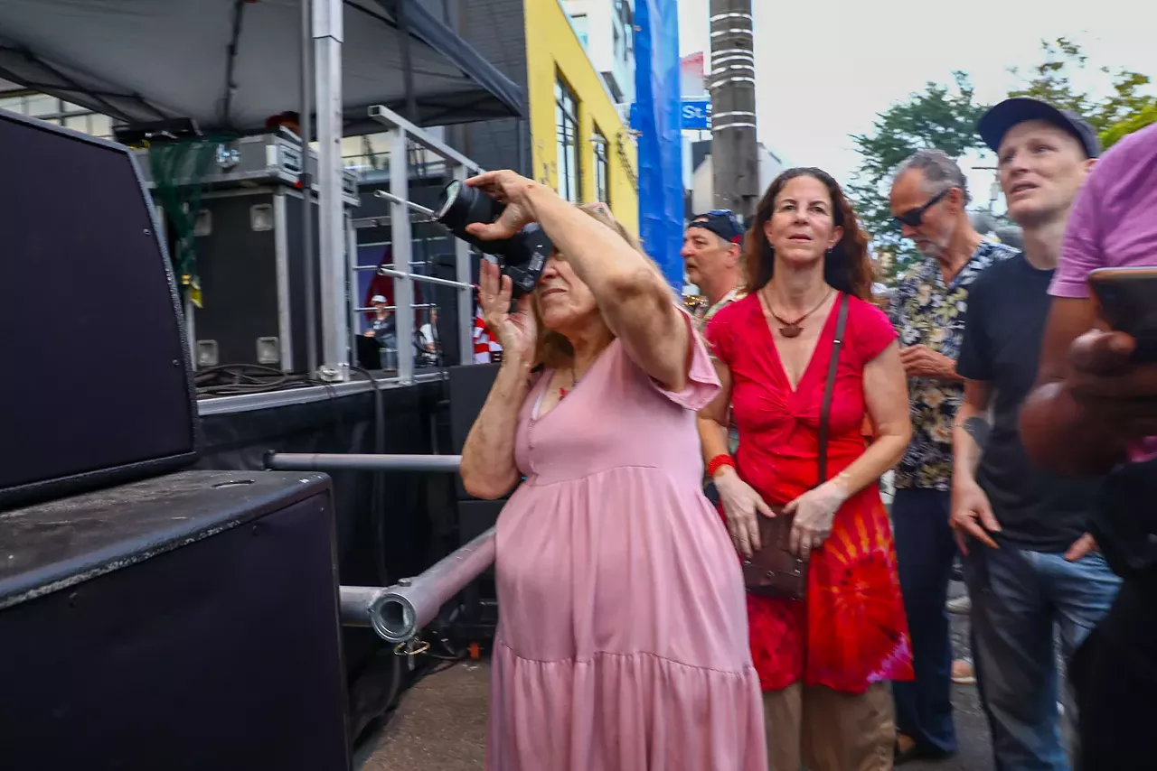 Photos: Haitian Singer-Guitarist Wesli Dazzles at CMA City Stages ...