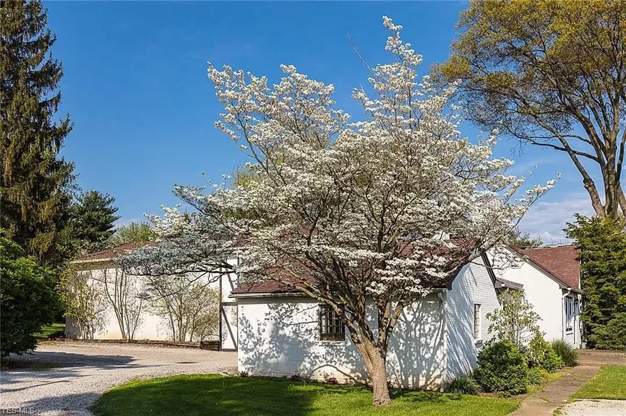 This Northeast Ohio Home Comes With Its Own Professional Recording ...