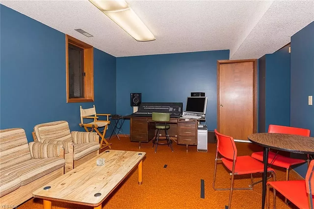This Northeast Ohio Home Comes With Its Own Professional Recording ...