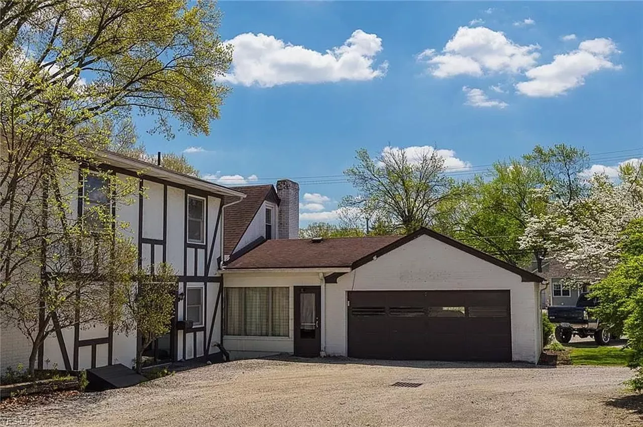 This Northeast Ohio Home Comes With Its Own Professional Recording ...