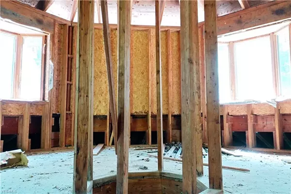 This Secluded Ohio Octagon House Is Now On the Market for Under ...