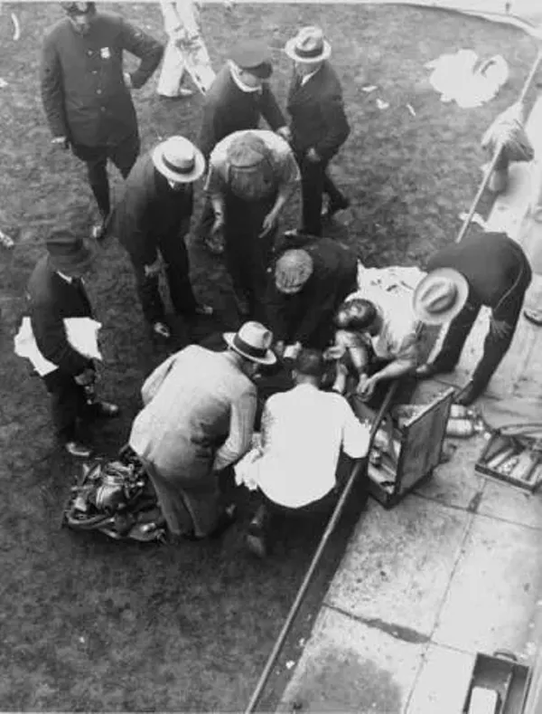 23 Vintage Photos of the Deadly Cleveland Clinic Fire of 1929 ...