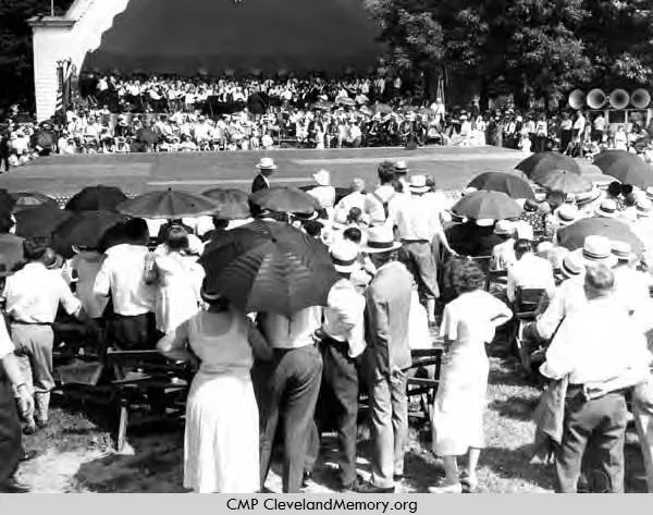 Vintage Photos of Edgewater Park and Beach Through the 1900s ...