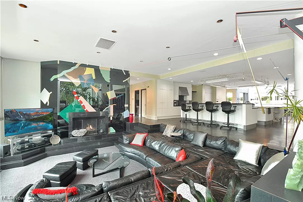 Richfield Mansion of Former Purell (Gojo) CEO Hits Market for $4 ...