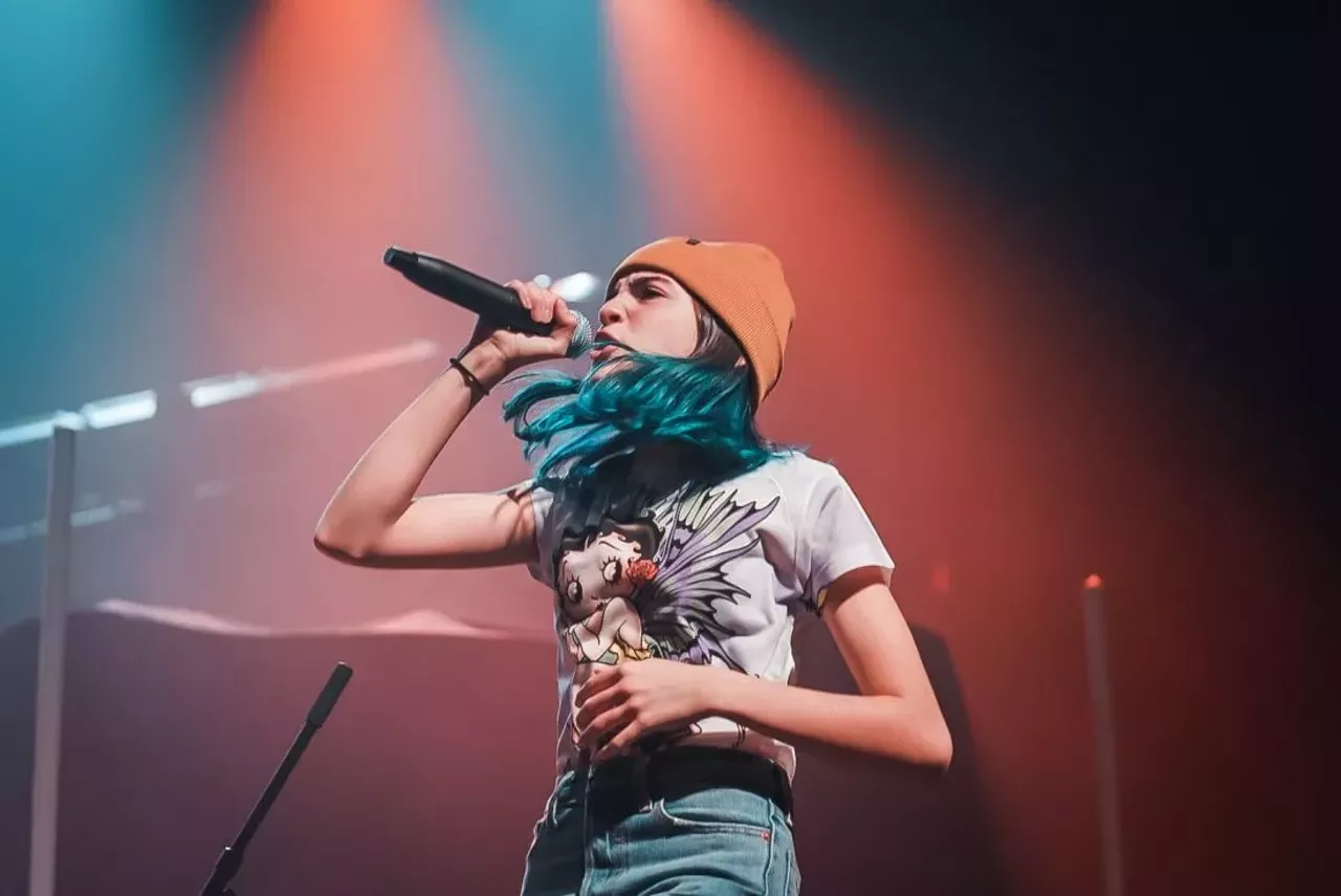 Indie Rockers Walk Off the Earth and Gabriela Bee Performing at the ...