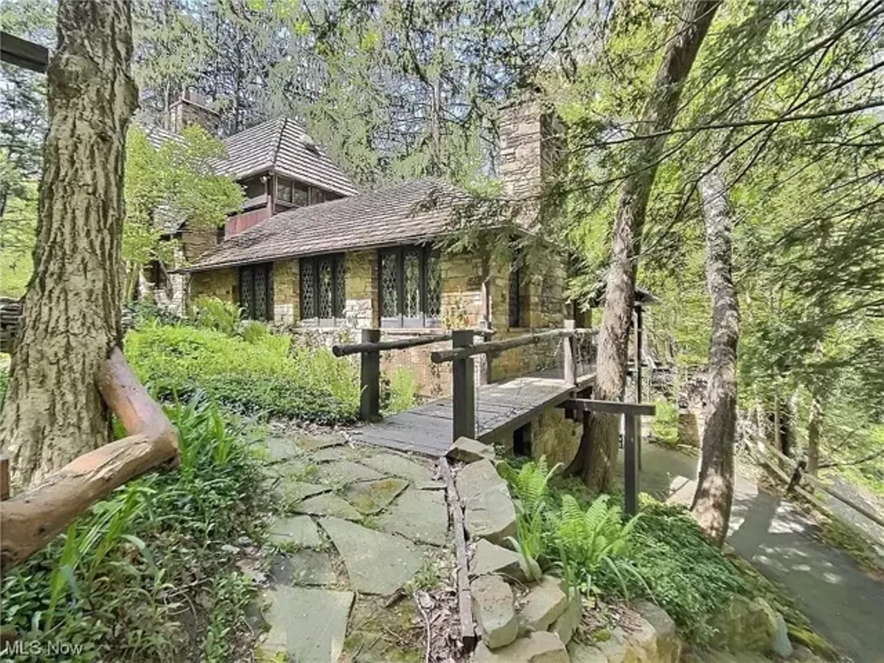 'Fairytale' Gates Mills House of Noted Architect is a Magical Escape ...